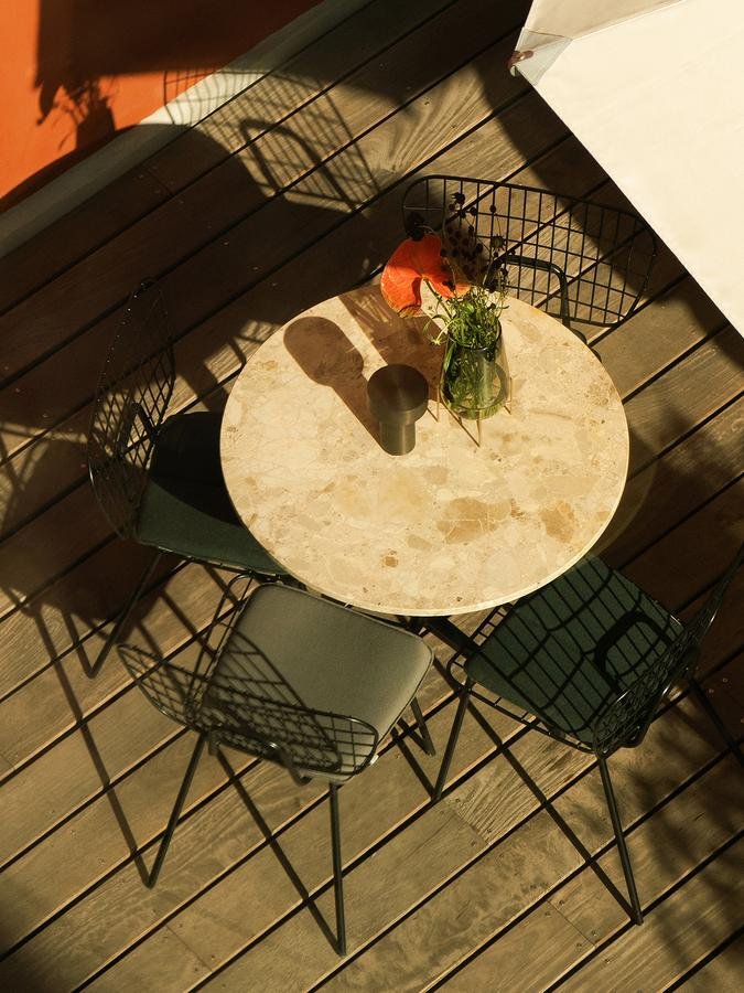 WM String Cushion WM String Lounge Chair Outdoor Dunkelgrau Audo Copenhagen Audo Copenhagen Designermobel von smow