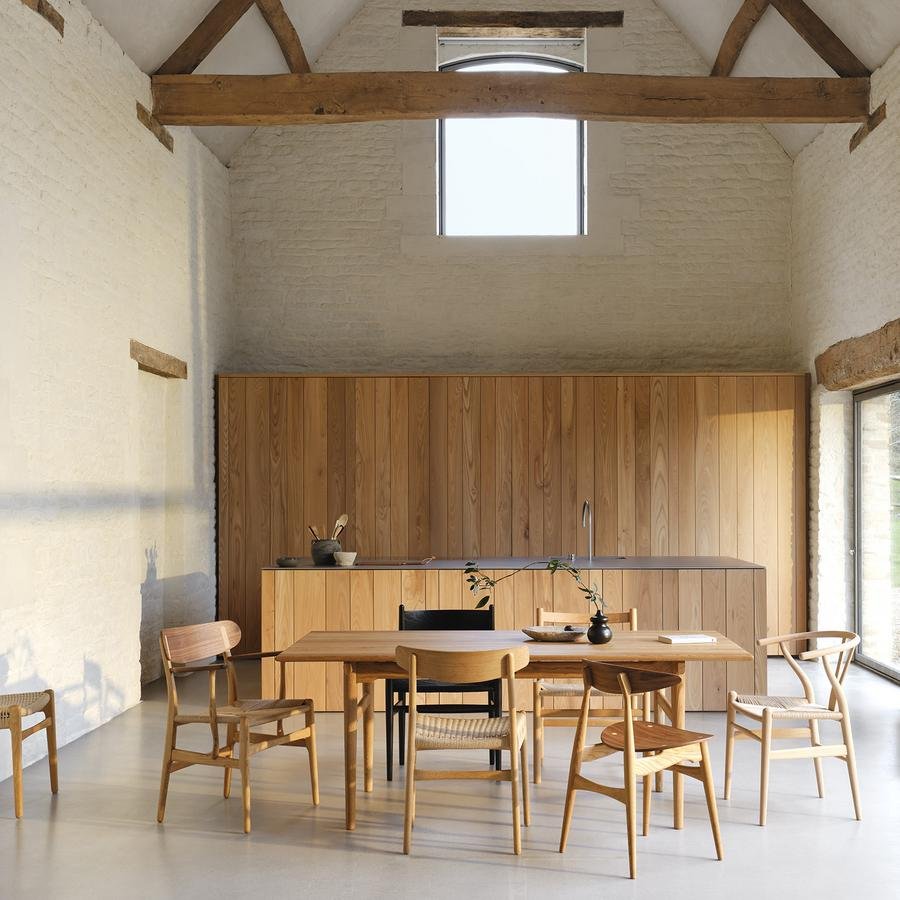 CH24 Wishbone Chair, Eiche schwarz lackiert, Geflecht schwarz | Carl ...