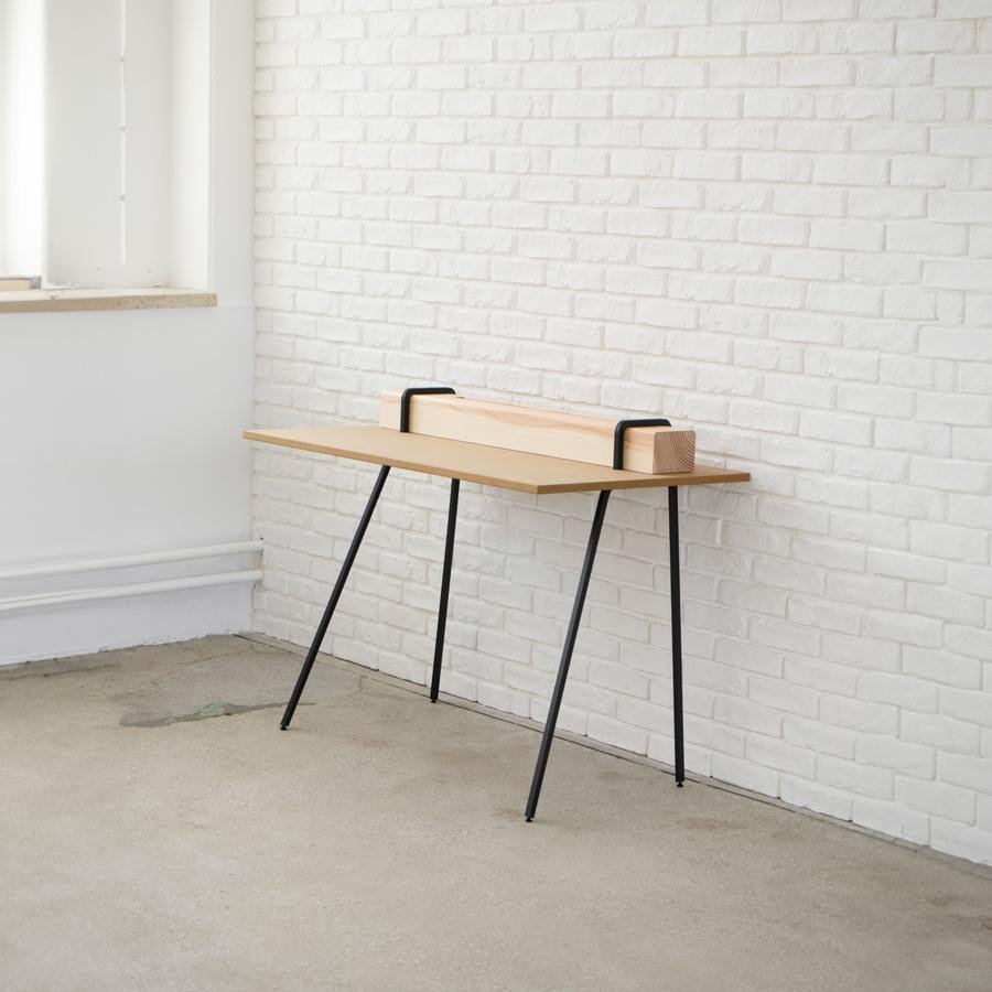 Kurt, Linoleum grau, Esche unbehandelt | Nils Holger Moormann ...