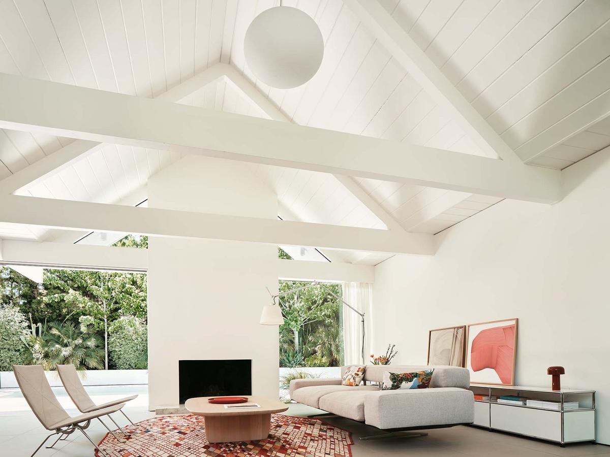 USM Haller TV-Board mit Aufbau | USM Haller | USM Haller TV ...