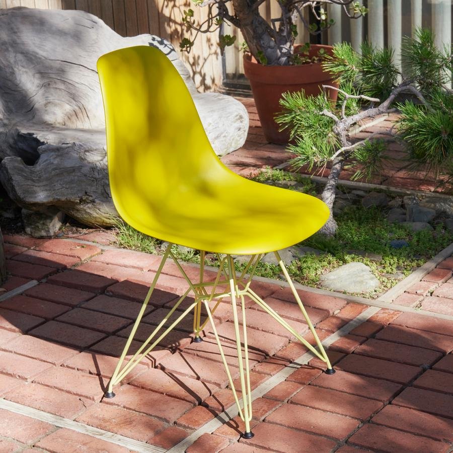 Eames Plastic Side Chair RE DSR Duotone | Vitra | von Charles & Ray Eames, 1950 - Original von smow