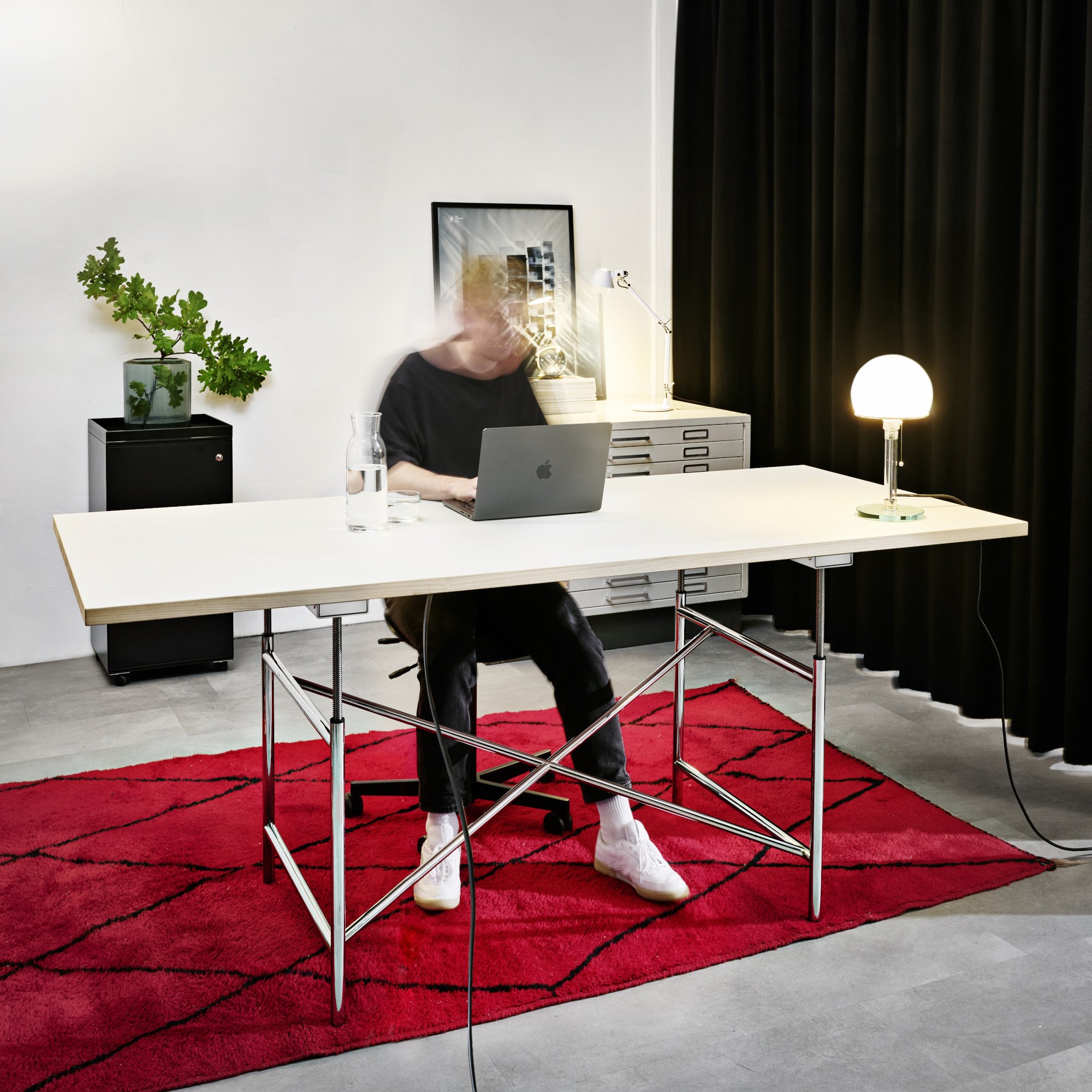 Eiermann 1 Tisch E (Elektrische Höhenverstellung) | Richard Lampert ...